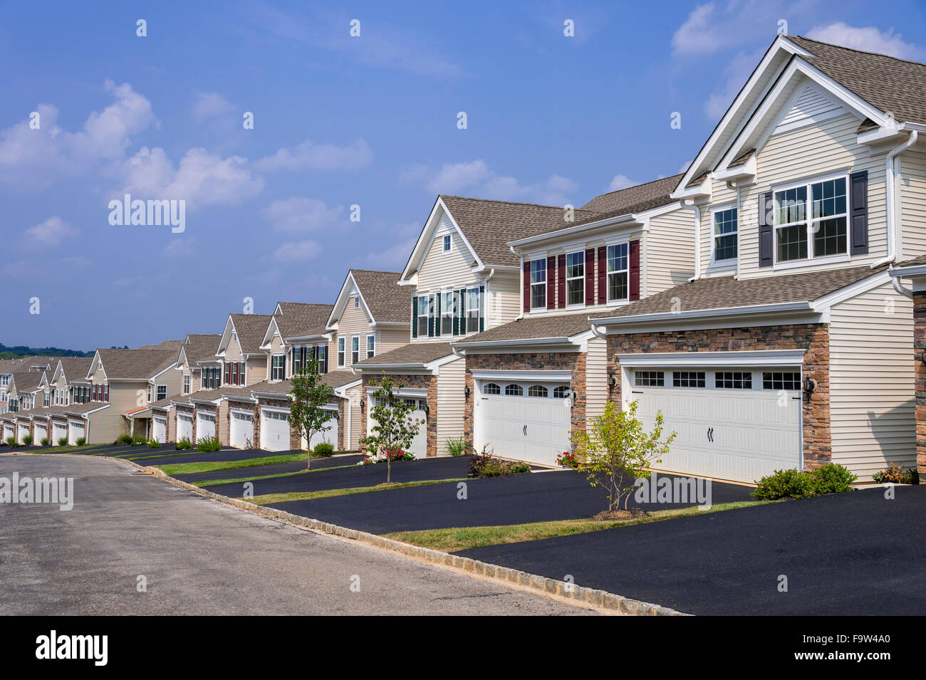 American suburban house hi-res stock photography and images - Alamy