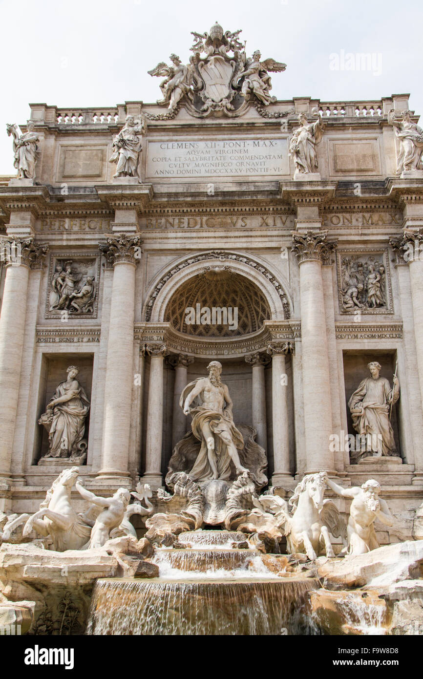 Fountain di Trevi - most famous Rome's fountains in the world. Italy ...