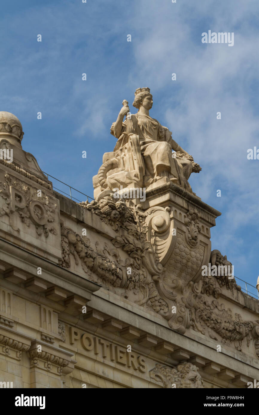 Historic building in Paris France Stock Photo - Alamy