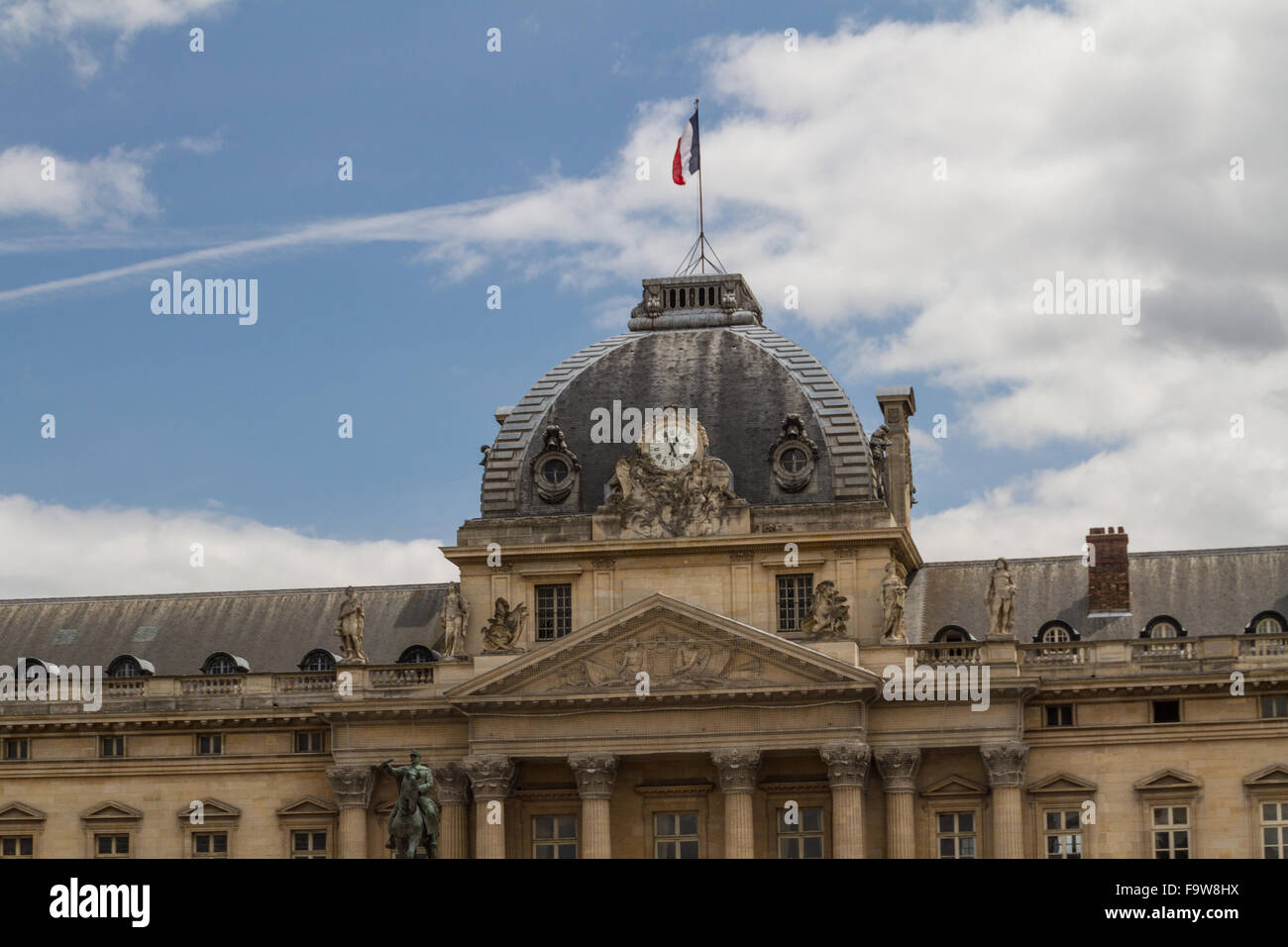 Historic building in Paris France Stock Photo - Alamy