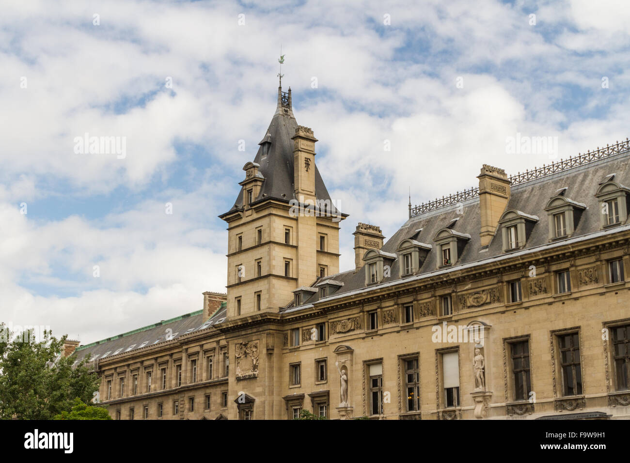 Historic building in Paris France Stock Photo - Alamy