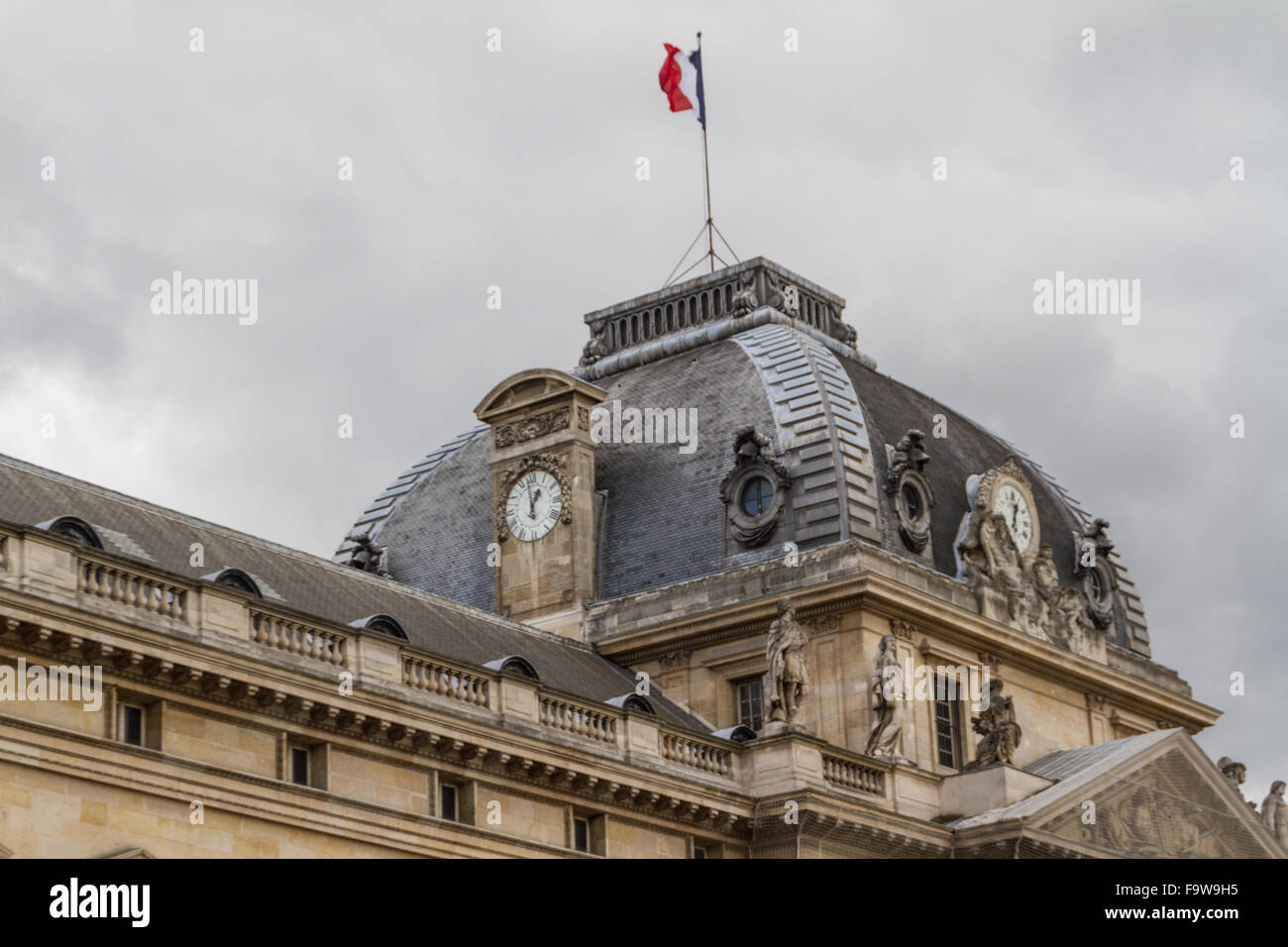 Historic building in Paris France Stock Photo - Alamy