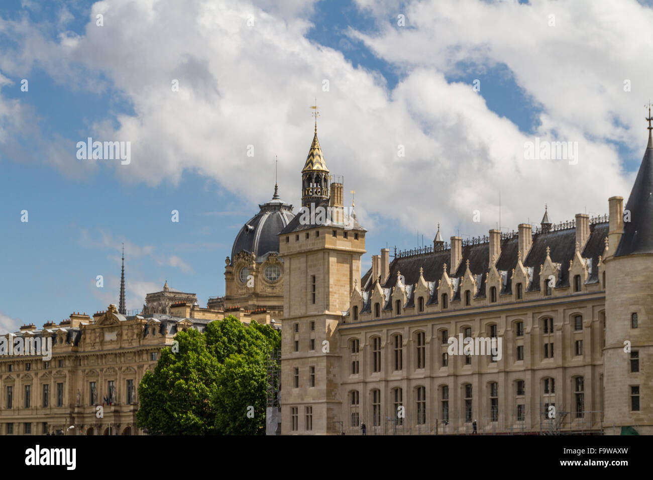 Historic building in Paris France Stock Photo - Alamy