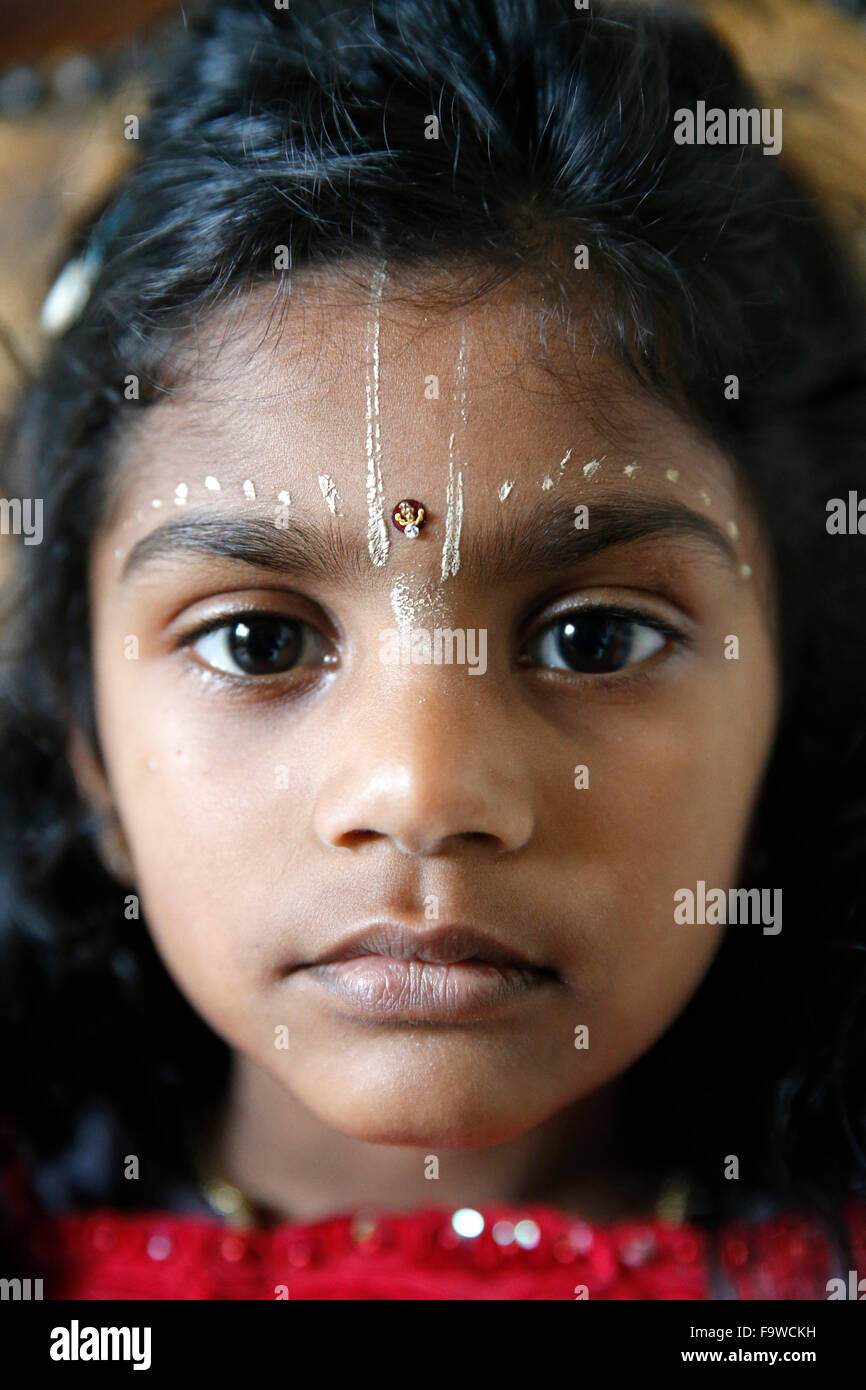 Hindu girl hi-res stock photography and images - Alamy
