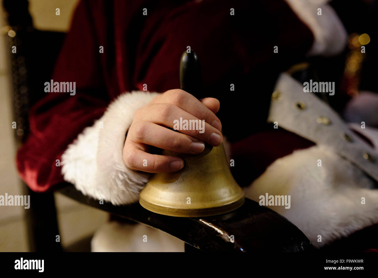 A man dressed santa claus hi-res stock photography and images - Alamy
