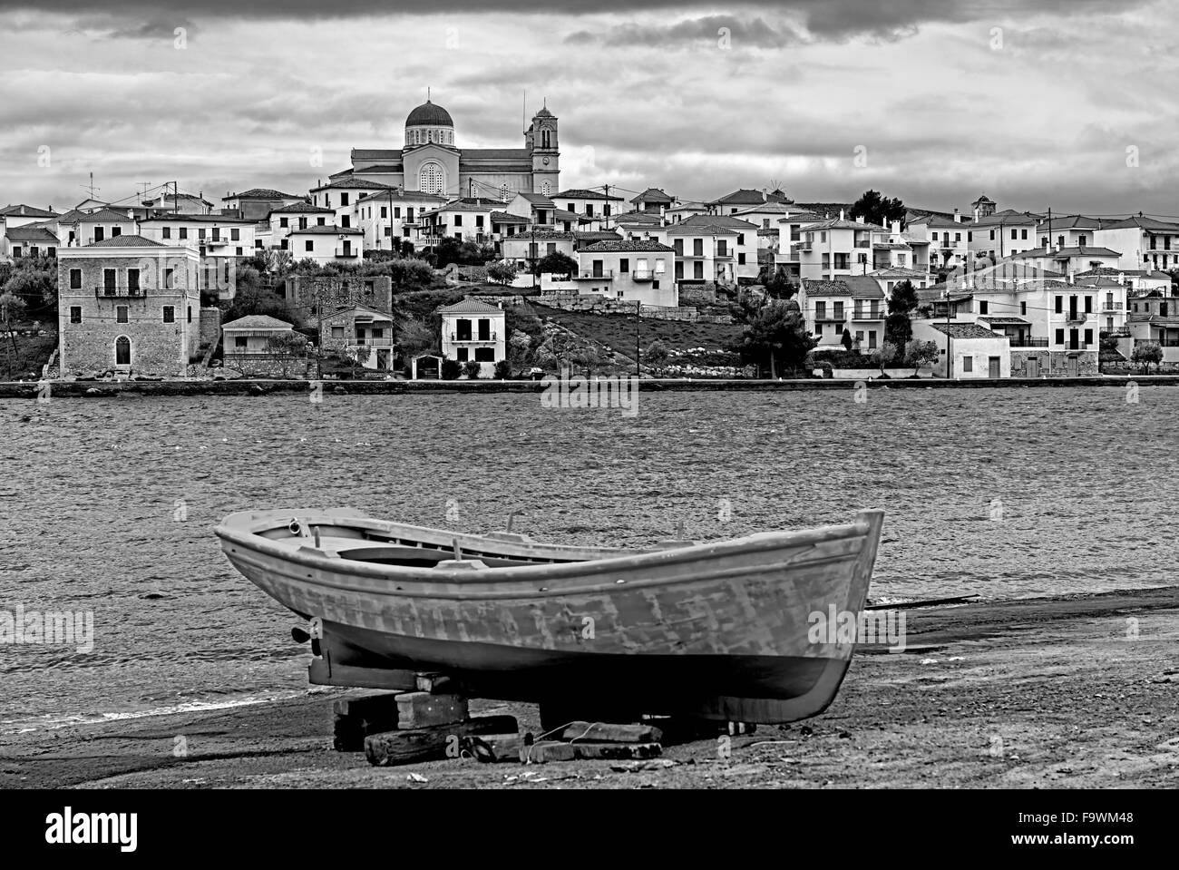 Tourist boats in port close Black and White Stock Photos & Images - Alamy