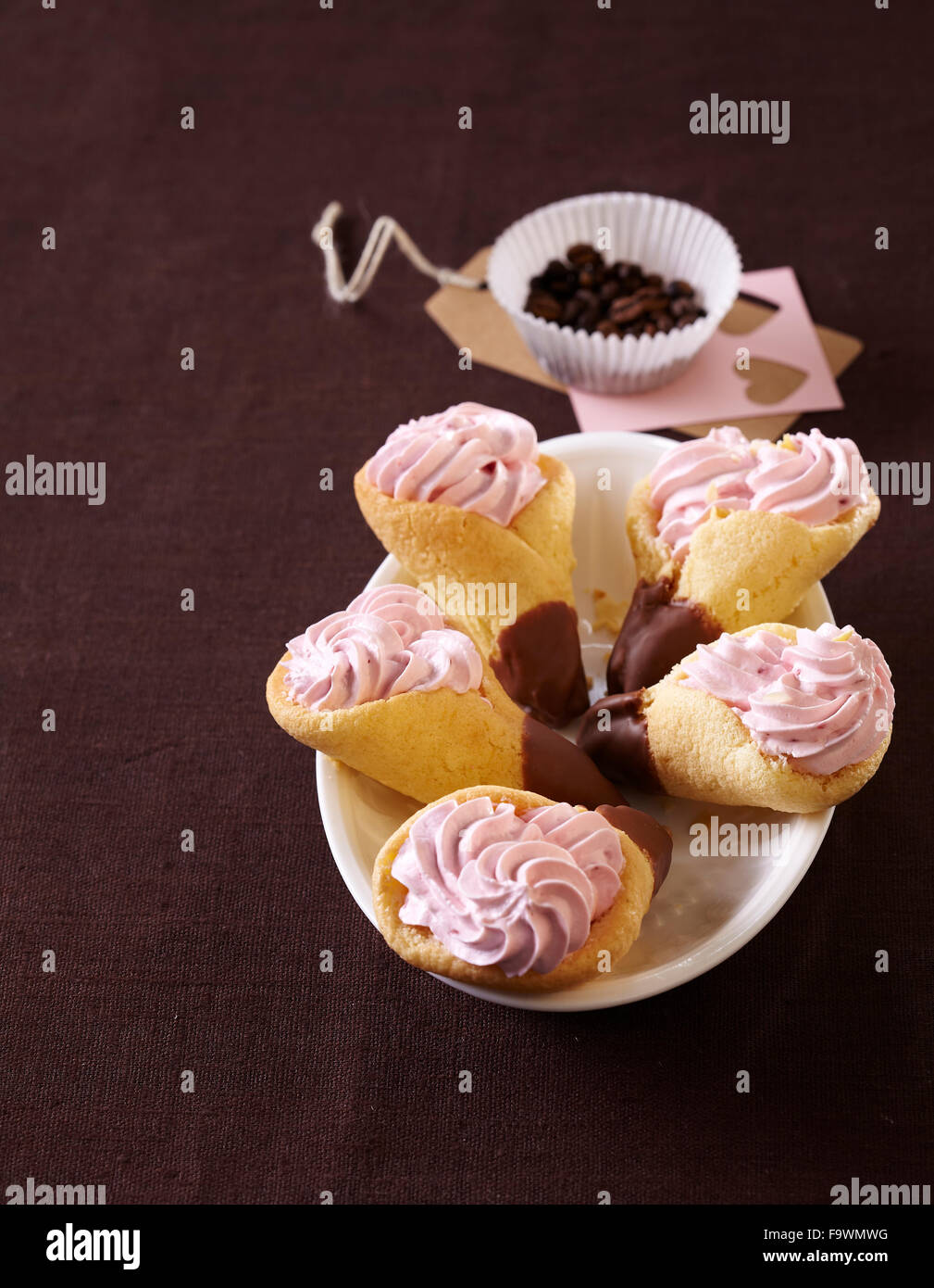 Cornets of chips hi-res stock photography and images - Alamy