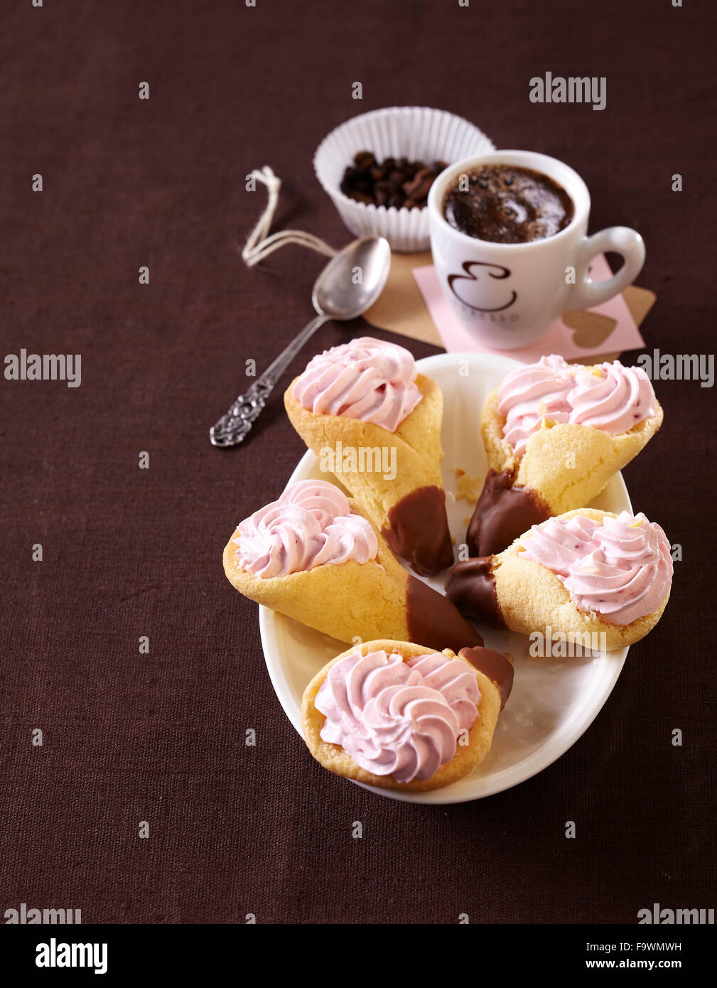 Cornets of chips hi-res stock photography and images - Alamy