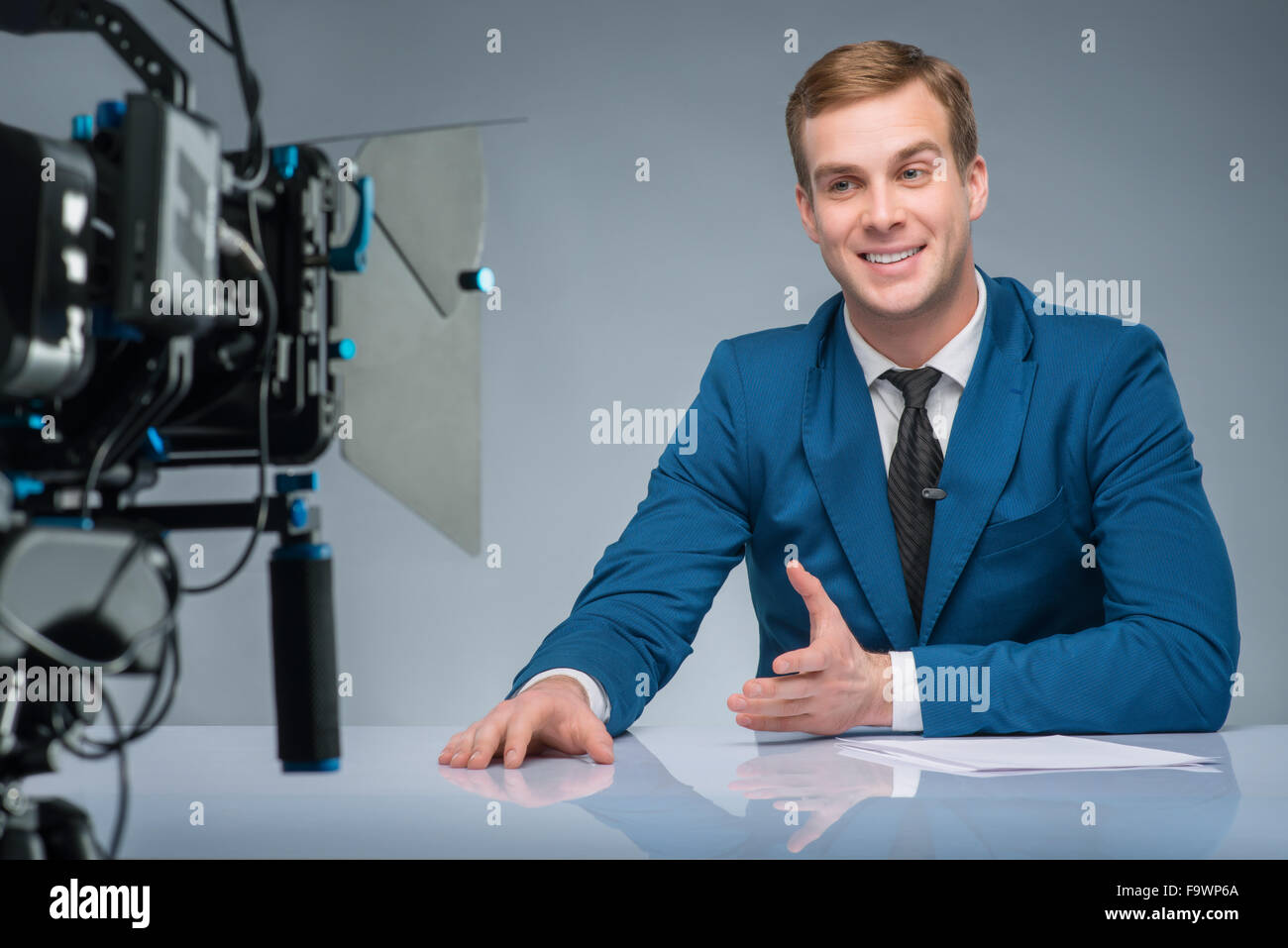 Newsman High Resolution Stock Photography and Images - Alamy