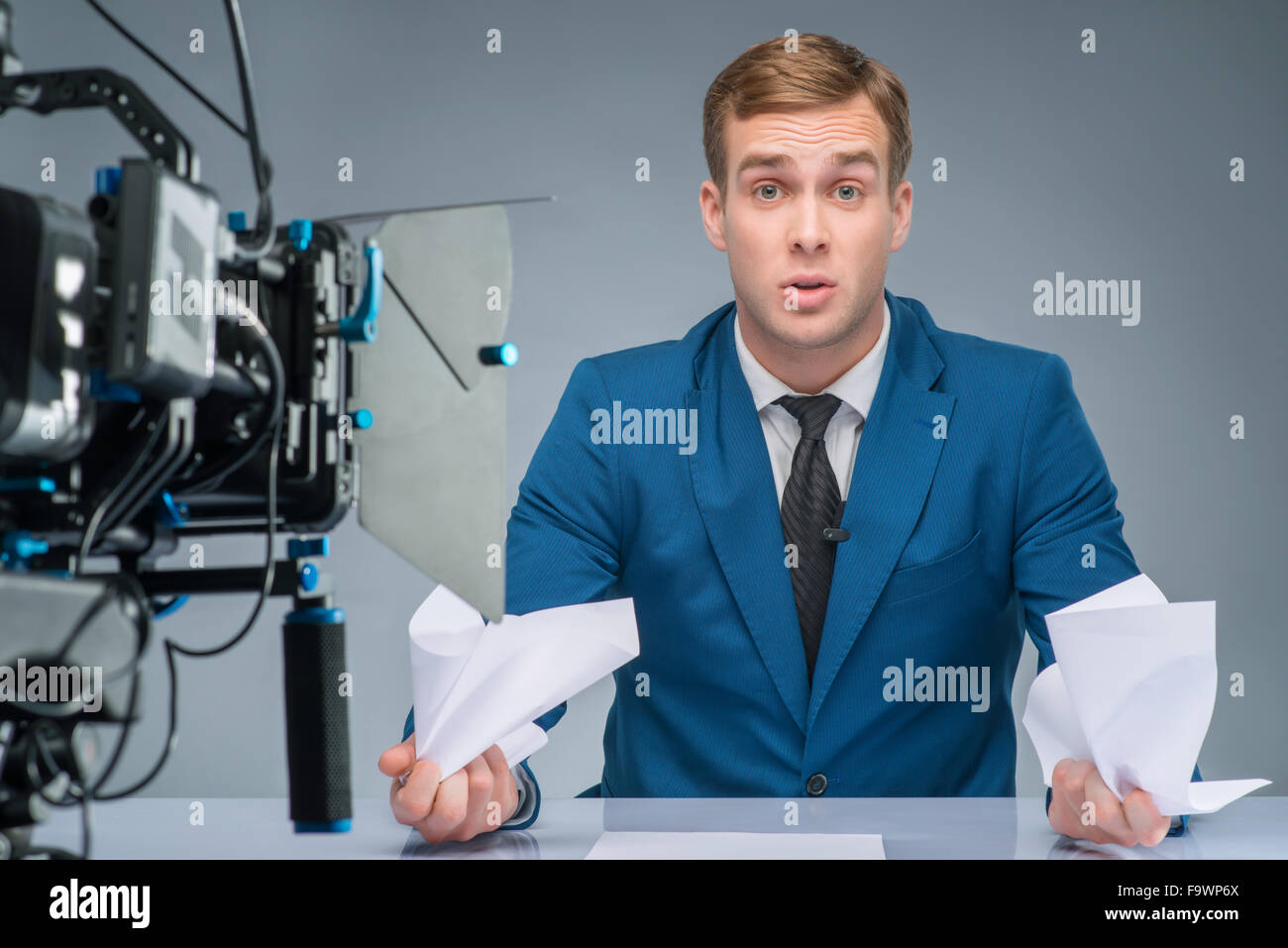 Newsman hi-res stock photography and images - Alamy