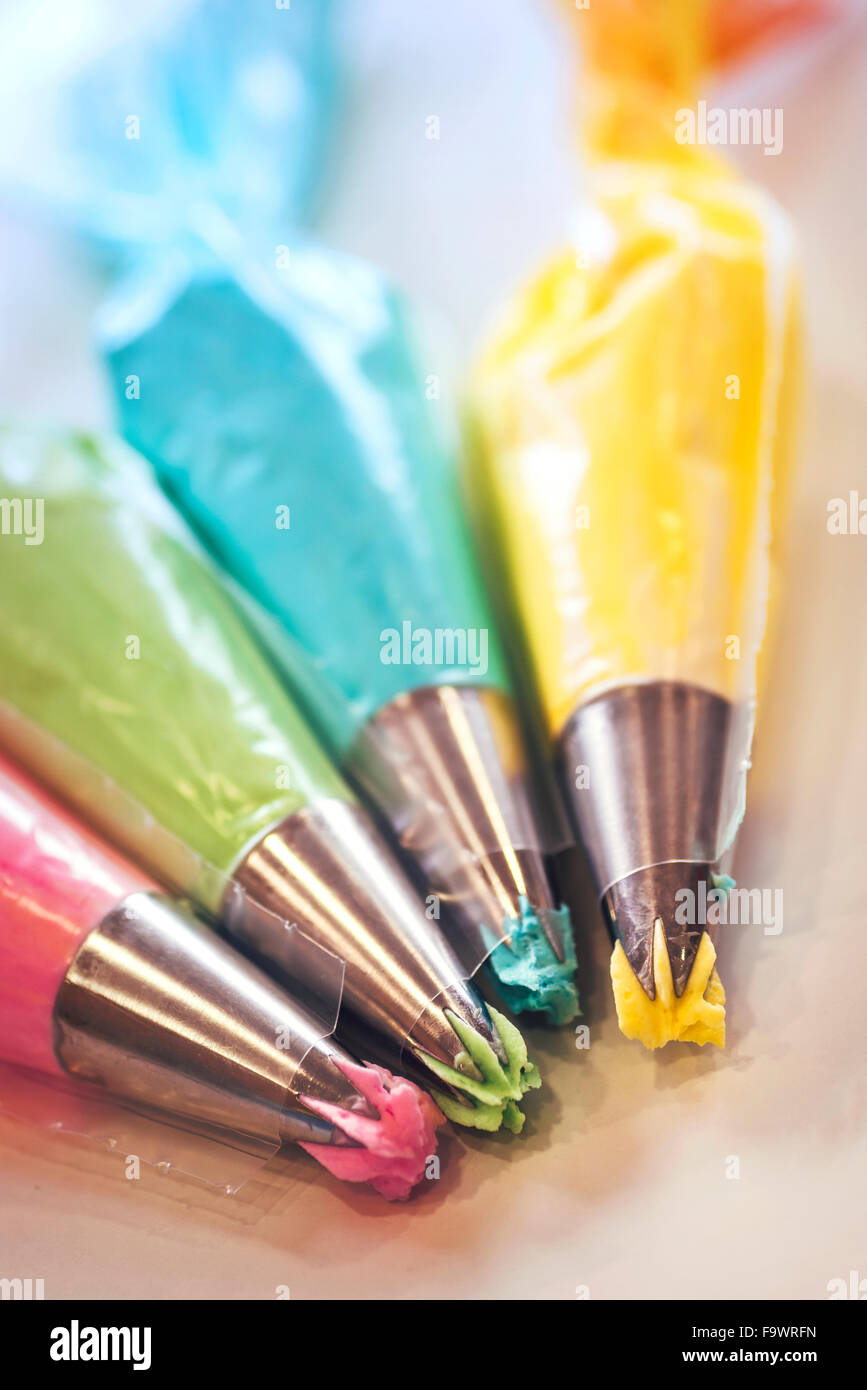 Icing bags hi-res stock photography and images - Alamy