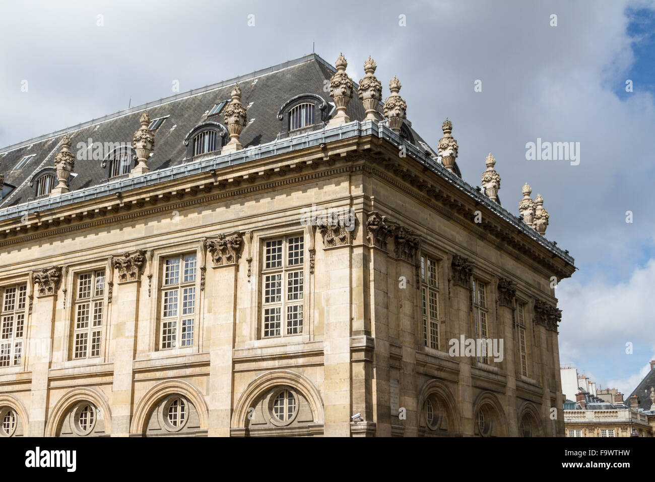 Historic building in Paris France Stock Photo - Alamy