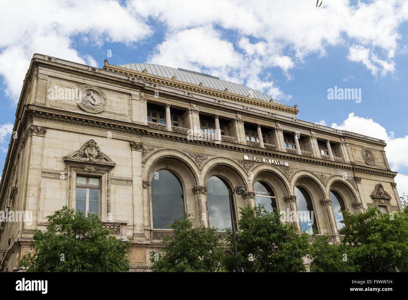 Historic building in Paris France Stock Photo - Alamy