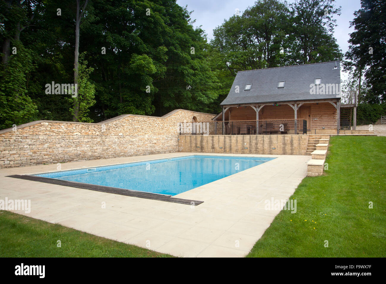 Uk garden swimming pool hi-res stock photography and images - Alamy