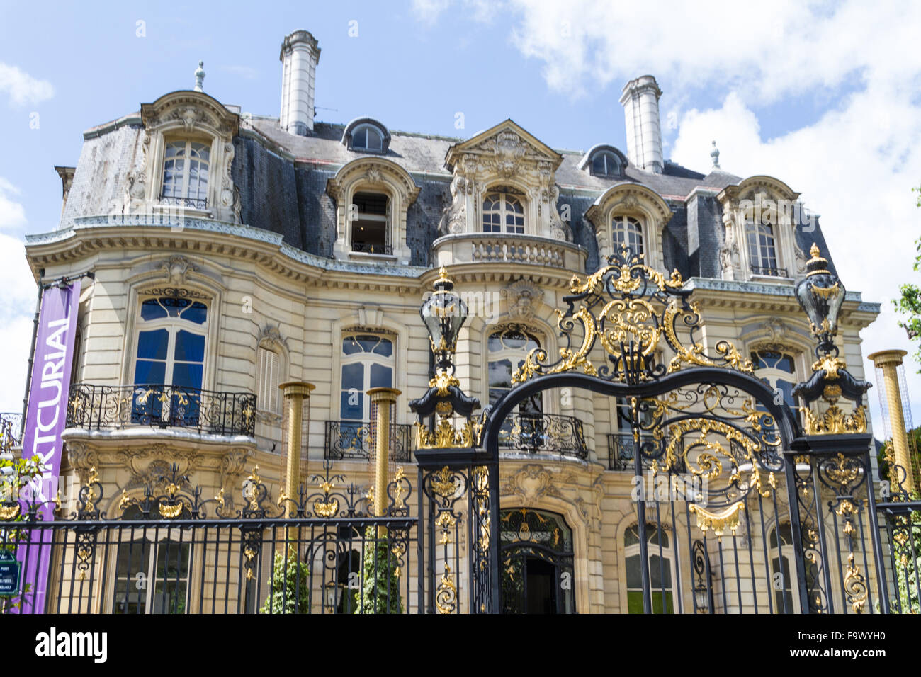 Historic building in Paris France Stock Photo - Alamy
