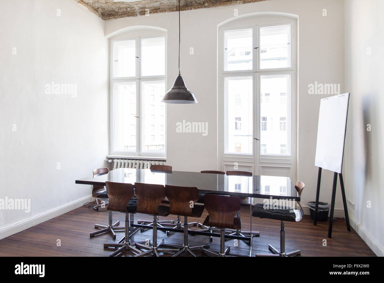 Empty room in a modern office Stock Photo - Alamy