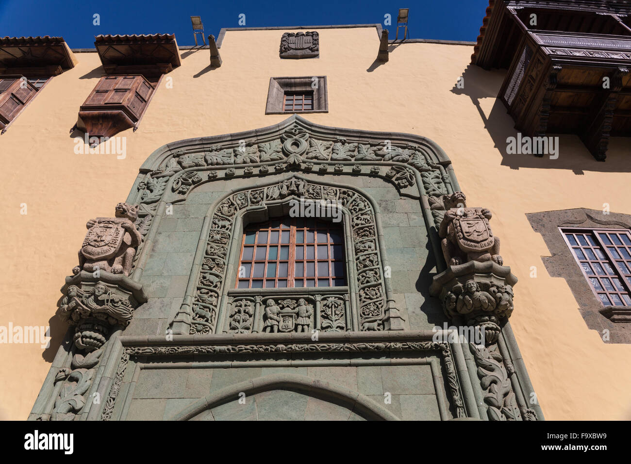 Gran casa tropical hi-res stock photography and images - Alamy