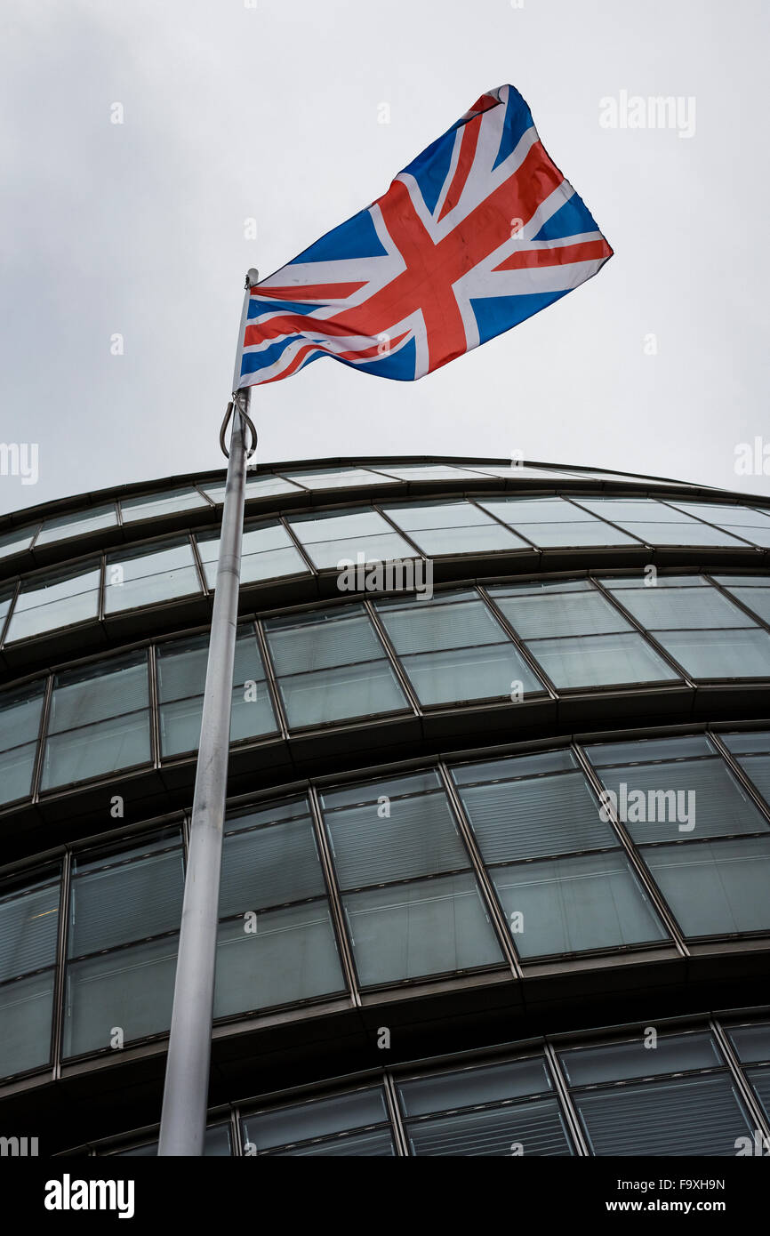 Blowing union jack hi-res stock photography and images - Alamy
