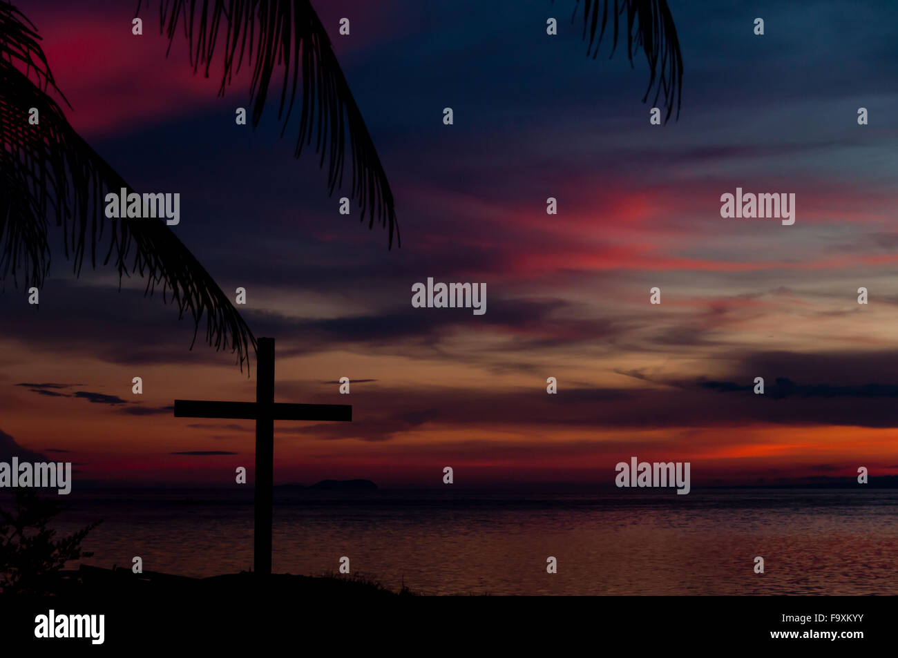 Cross sunset silhouette hi-res stock photography and images - Alamy