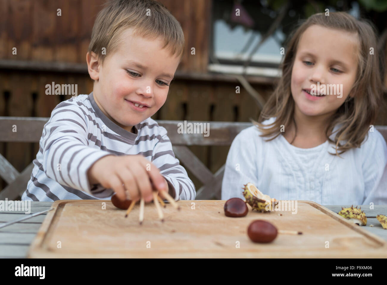 Tinkering outdoor hi-res stock photography and images - Alamy