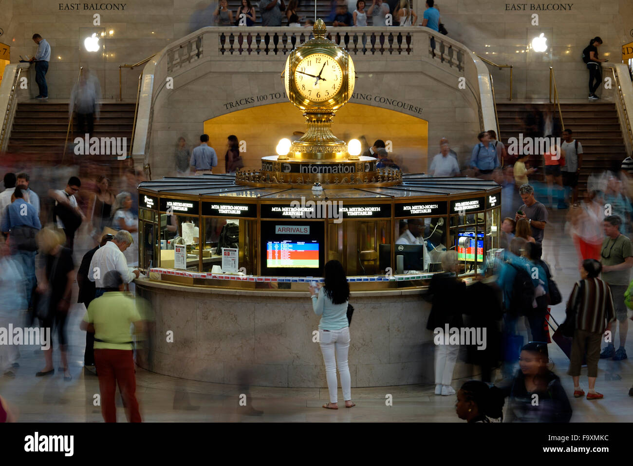 Grand central terminal information booth hi-res stock photography and ...