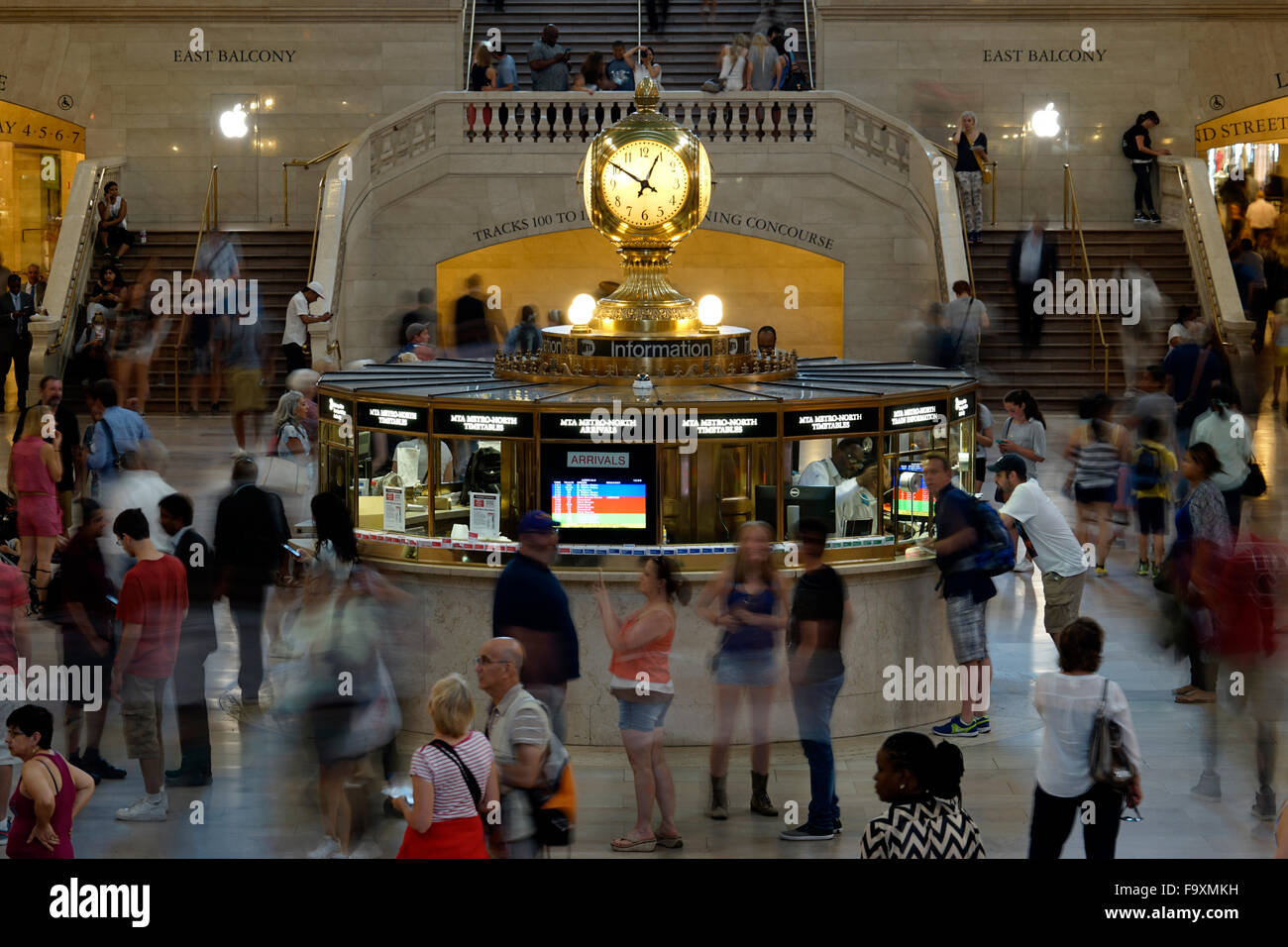 Information booth and Grand Central Clock in the main concourse of ...
