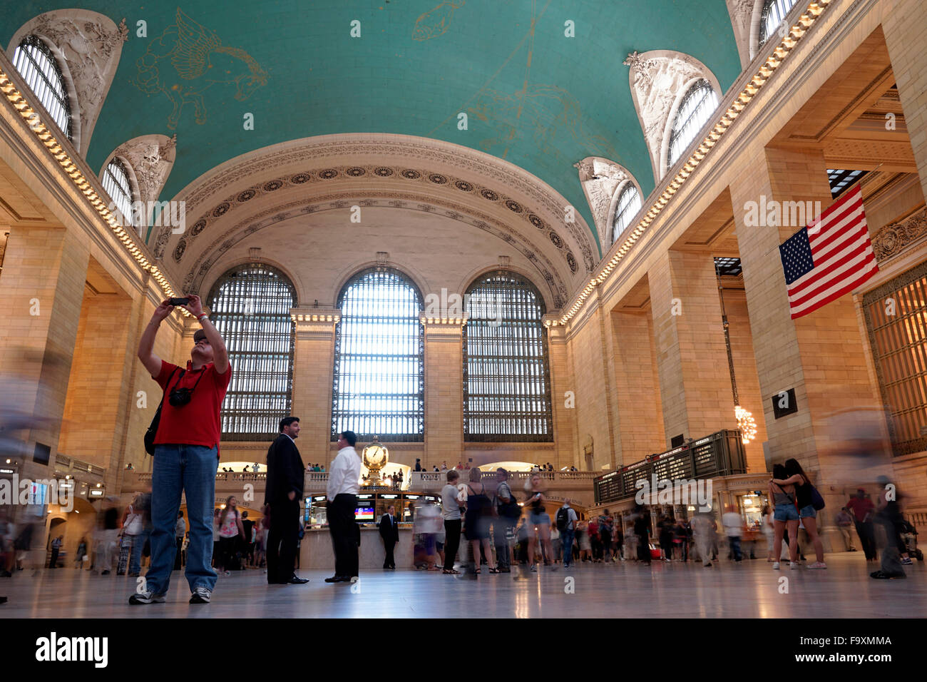 Visitors grand central station hi-res stock photography and images - Alamy
