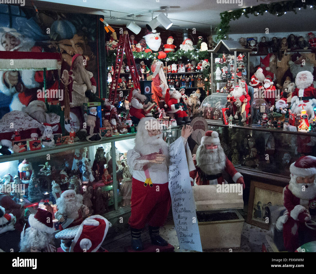 Clifton Mill, Ohio, USA. 18th Dec, 2015. December 18, 2015: Various ...