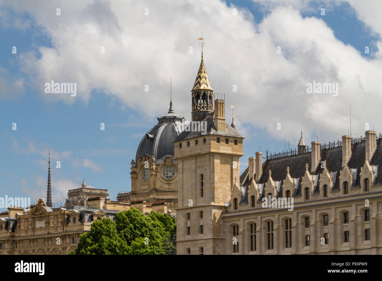 Historic building in Paris France Stock Photo - Alamy