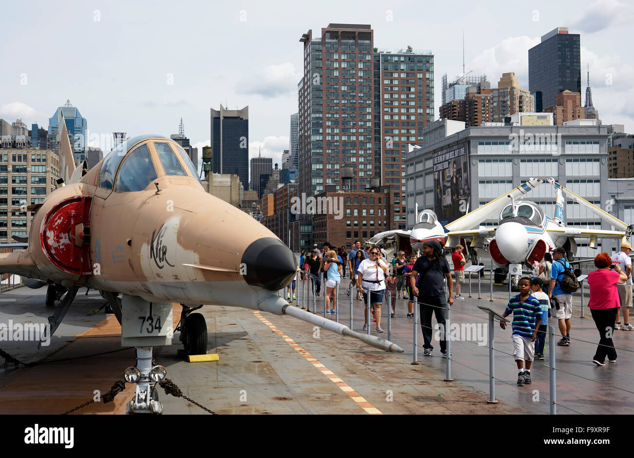 Aircraft carrier usa israel hi-res stock photography and images - Alamy