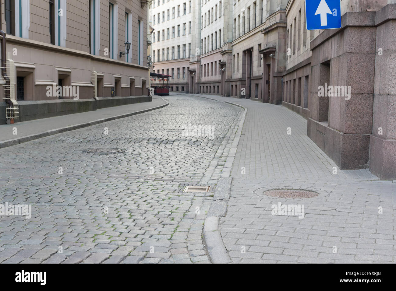 Narrow street slum street hi-res stock photography and images - Alamy