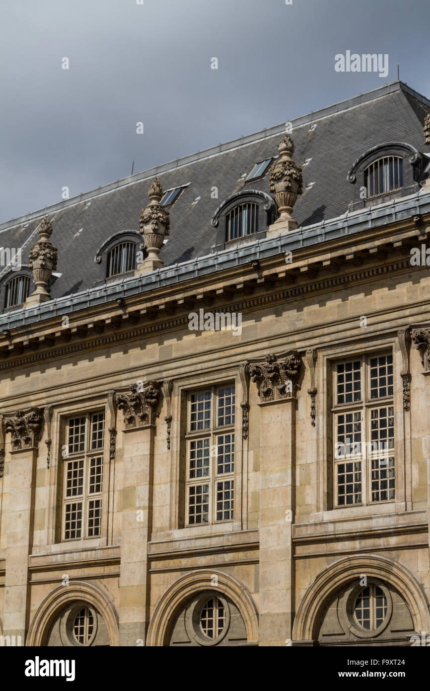 Historic building in Paris France Stock Photo - Alamy