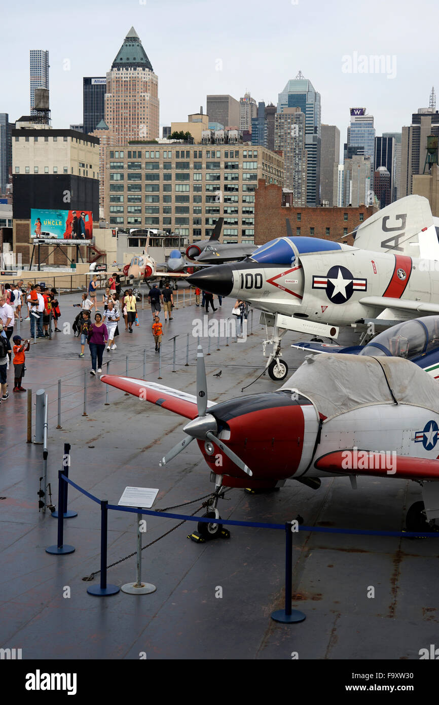 The flight deck of USS Intrepid aircraft carrier.Intrepid Sea, Air ...
