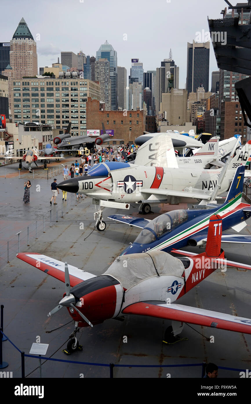The flight deck of USS Intrepid aircraft carrier.Intrepid Sea, Air ...