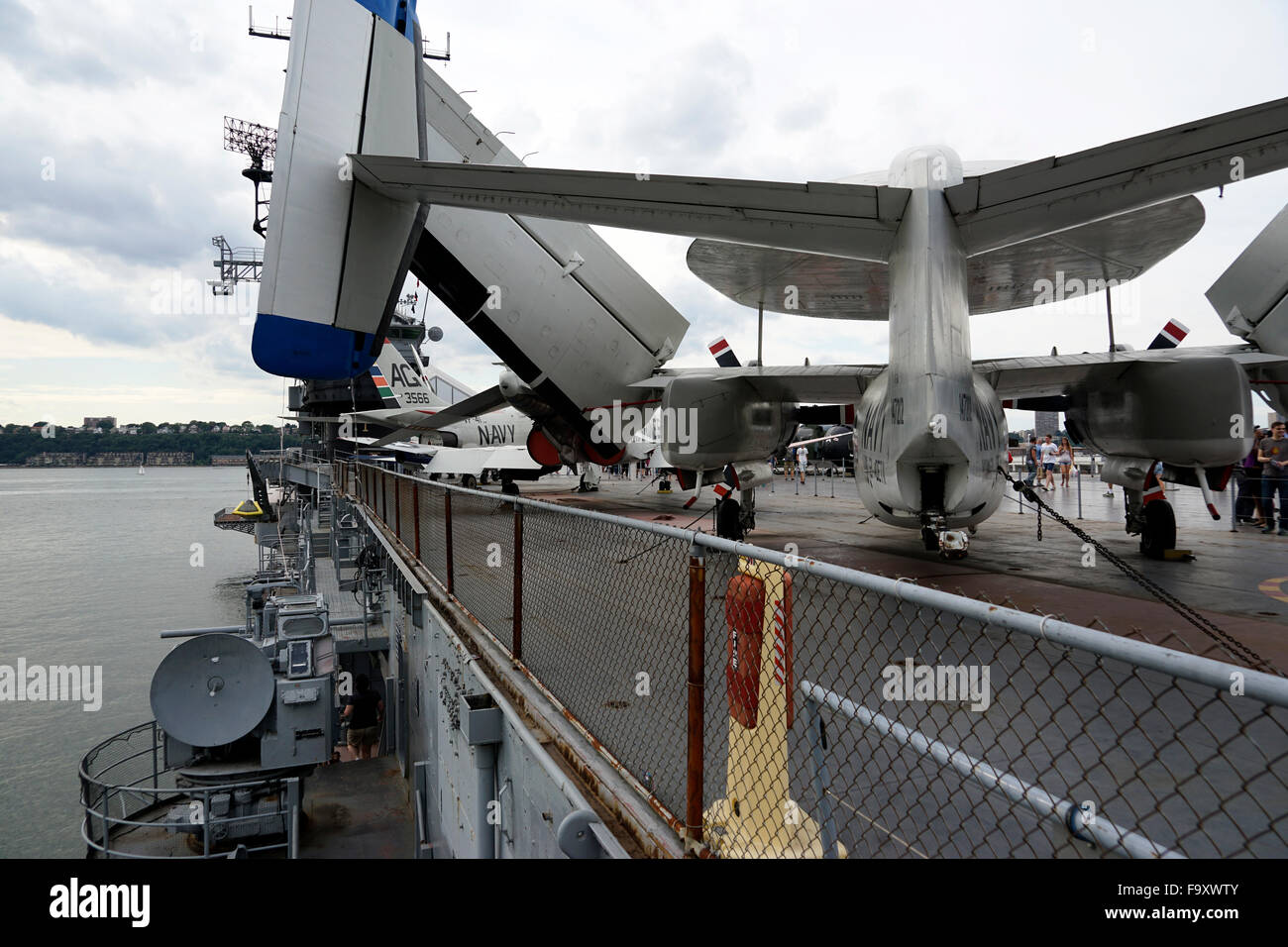 A Grumman E-1B Tracer airplane display at the Intrepid aircraft carrier ...
