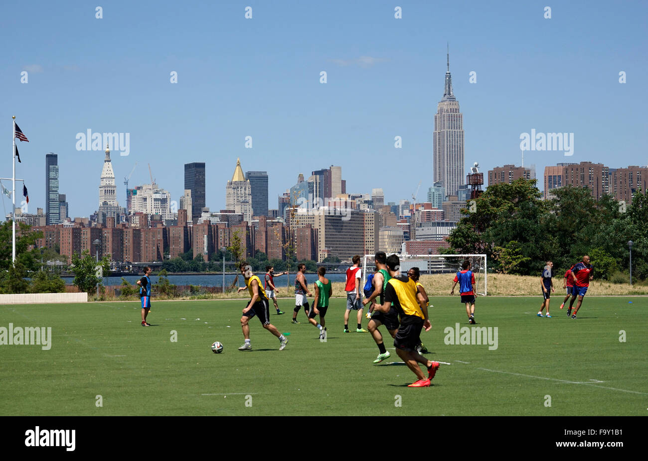 Bushwick inlet park hi-res stock photography and images - Alamy