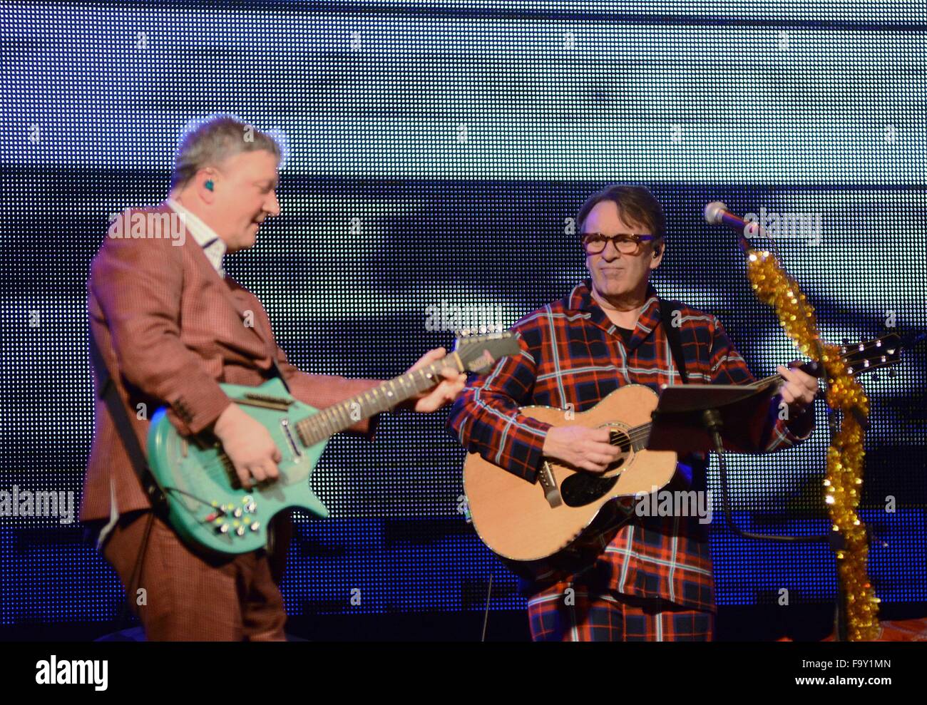 Glenn tilbrook chris difford squeeze hi-res stock photography and ...