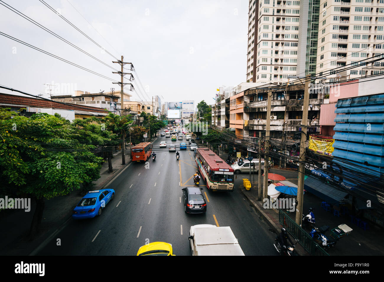 Ratchaprarop road view in bangkok hi-res stock photography and images ...