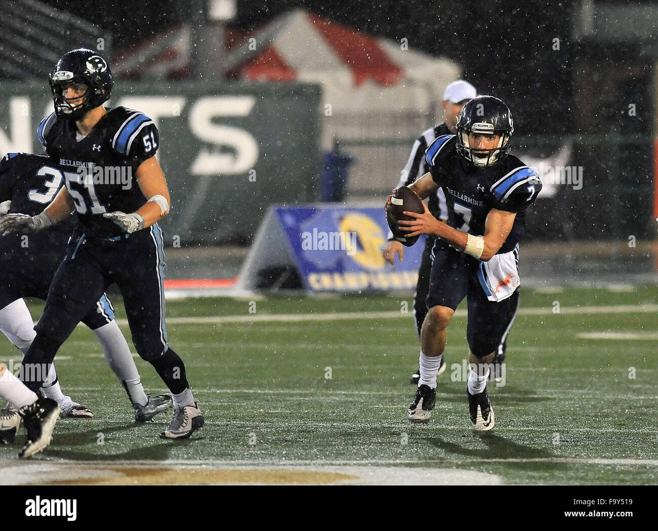 Sacramento, CA. 18th Dec, 2015. Bellarmine QB Troy Martig #7 runs in ...