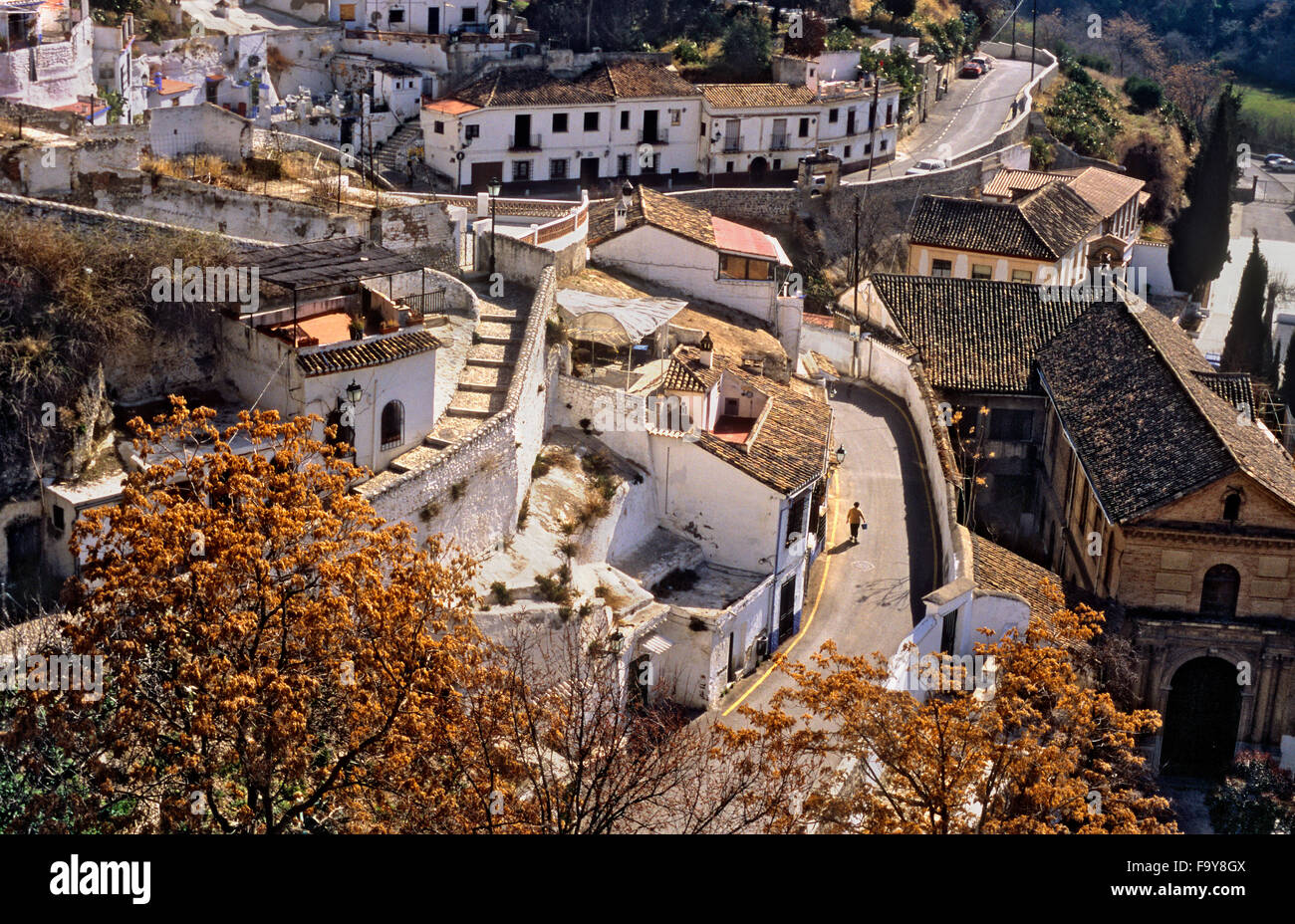 Cave houses at Sacromonte troglodyte quarter (Gipsy quarter), Granada ...