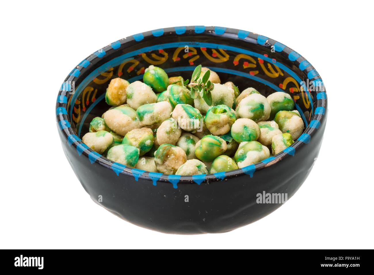 Crispy green peas isolated Stock Photo - Alamy
