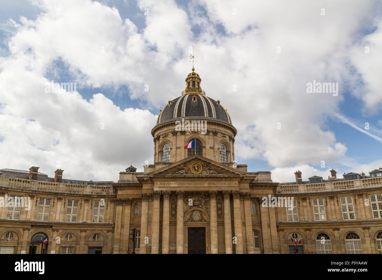 Historic building in Paris France Stock Photo - Alamy