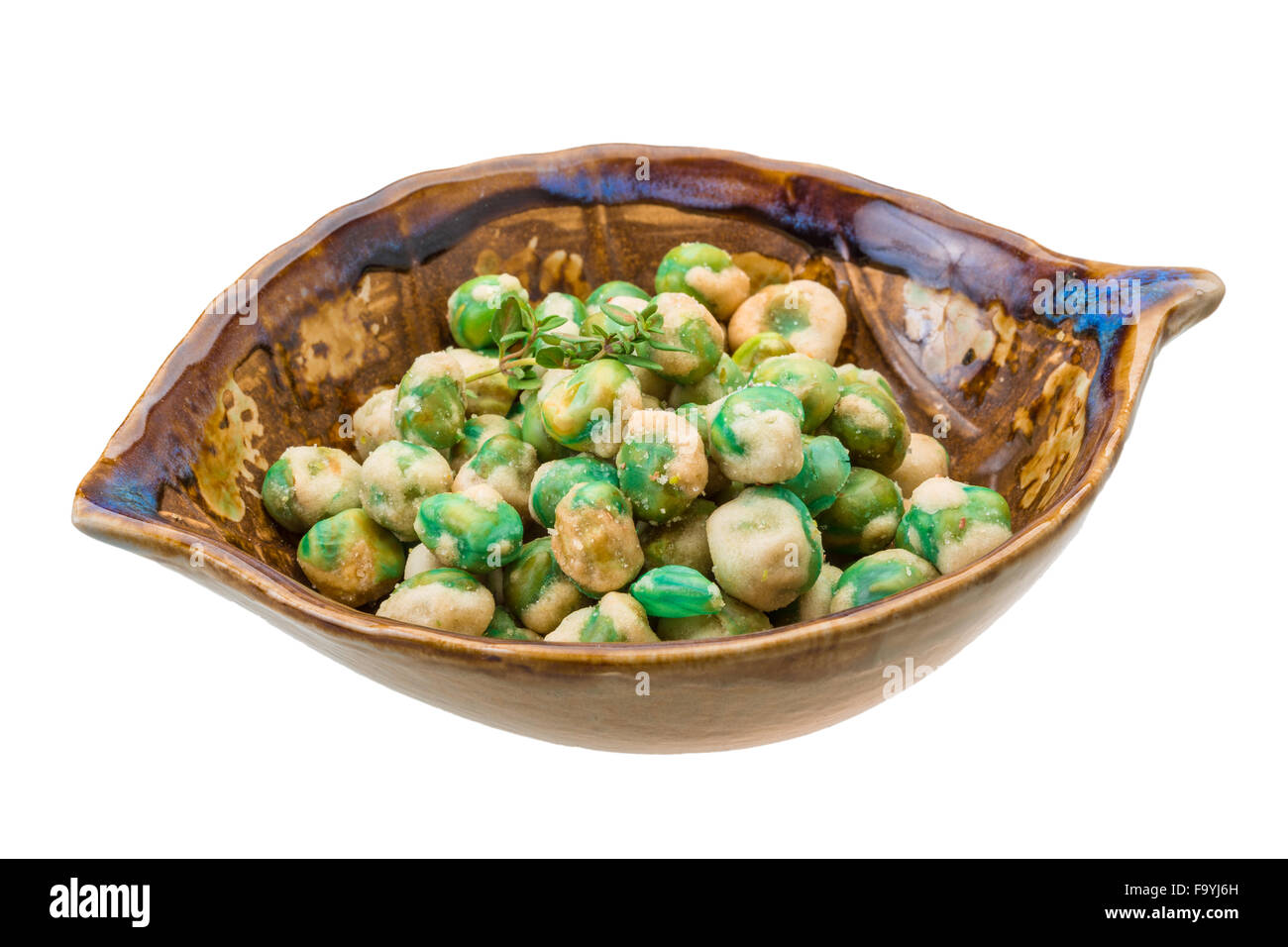 Crispy green peas isolated Stock Photo - Alamy