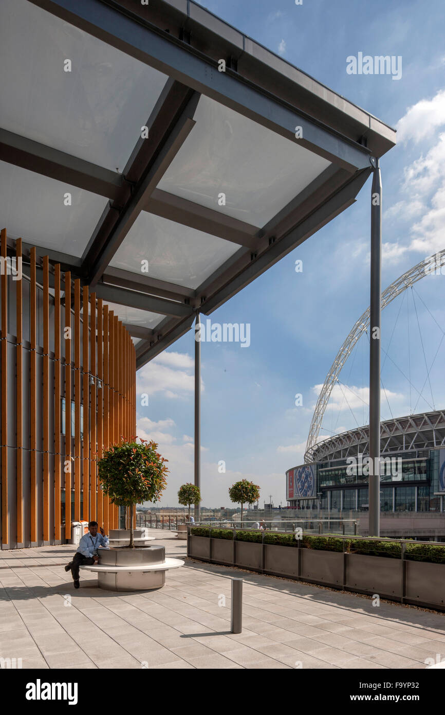 Brent Civic Centre and Wembley Library. A large modern facility, with ...