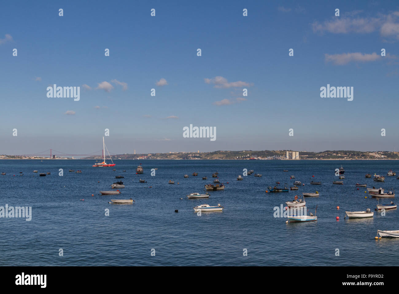 Tejo river with the city of Lisbon in the background Stock Photo - Alamy