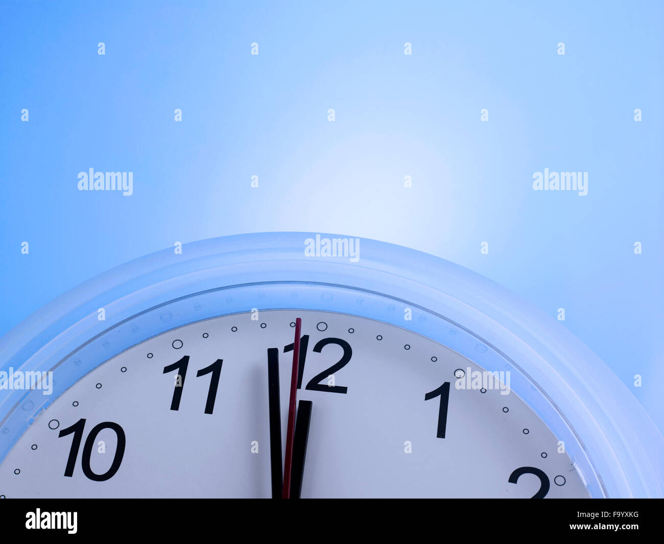 Clock shows one oclock lunch hi-res stock photography and images - Alamy