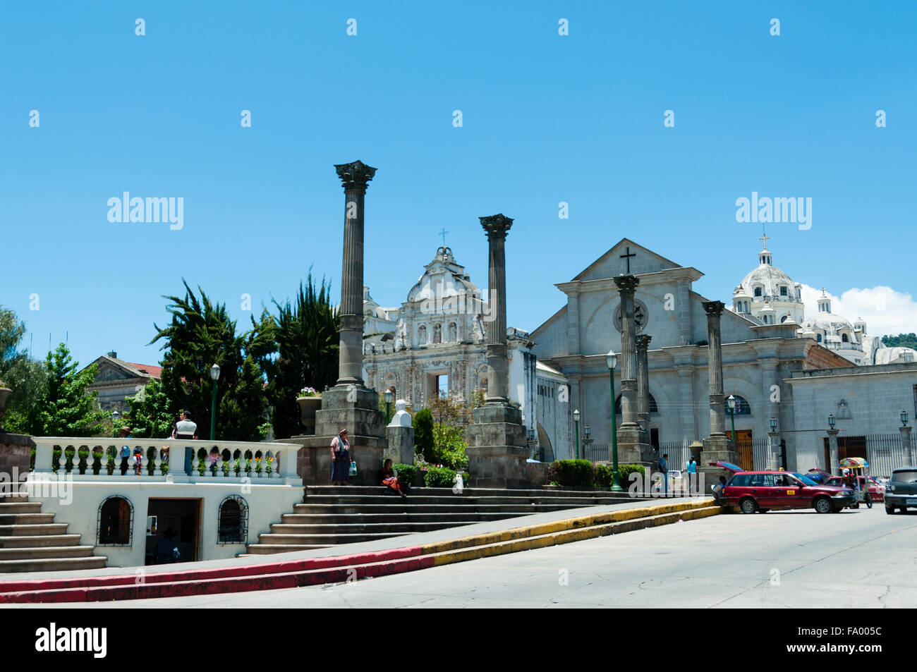 Big white church hi-res stock photography and images - Alamy