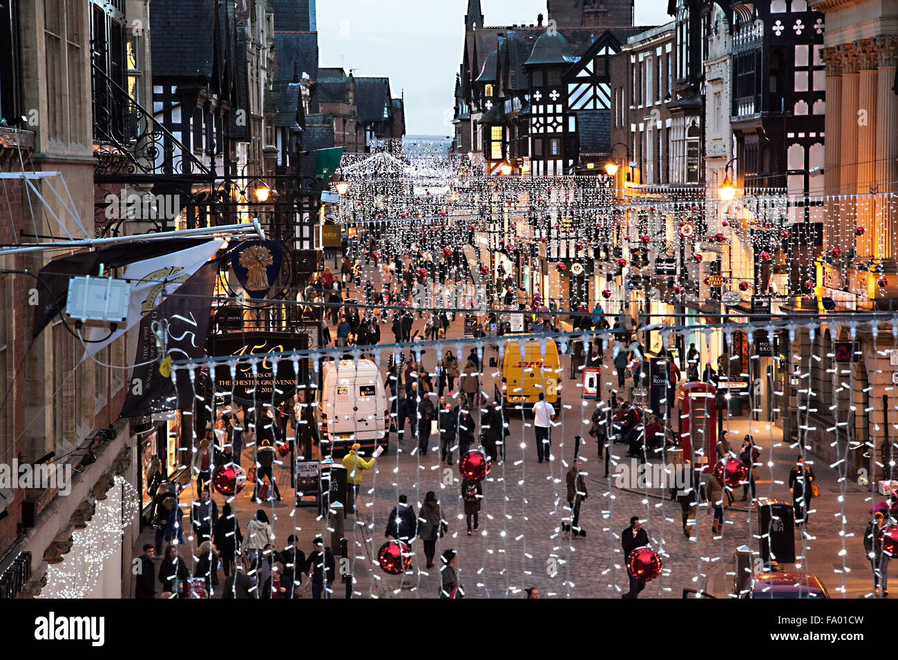 Street scene of Chester England with Christmas lights and people ...
