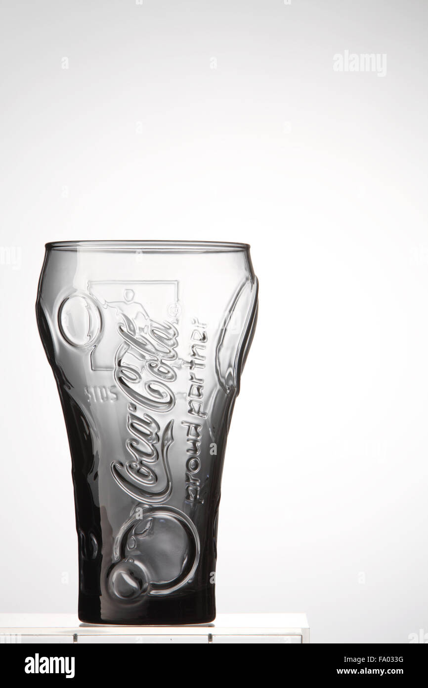 2015 empty coca hi-res stock photography and images - Alamy