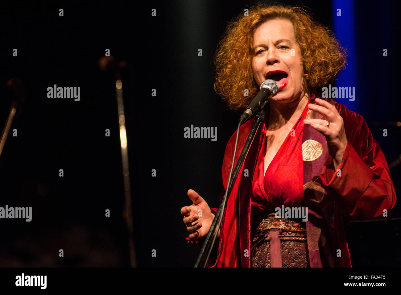 Sarah jane morris hi-res stock photography and images - Alamy